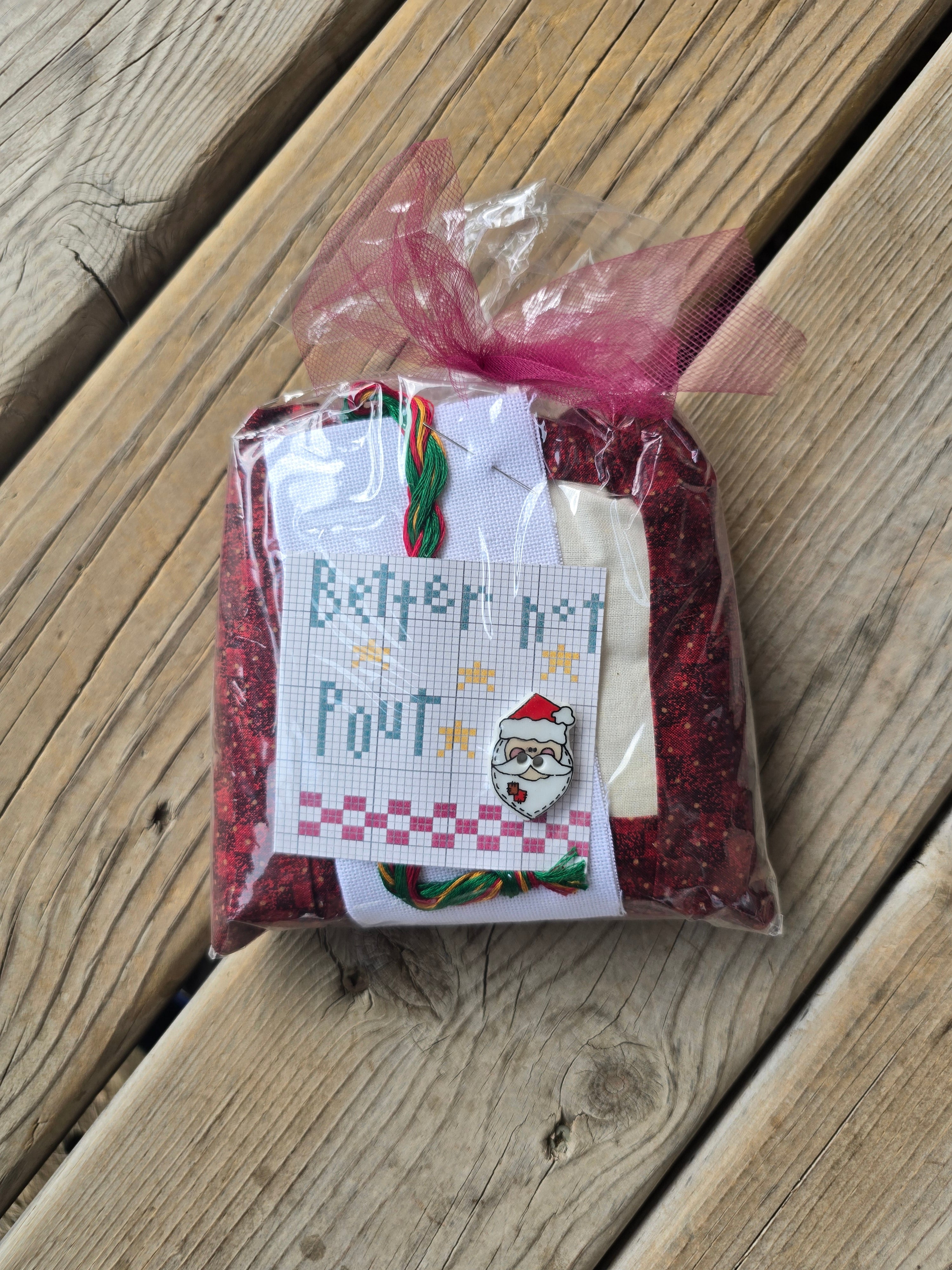 Pine Mountain Designs - Better Not Pout - Pillow Kit – GATHER 'N STITCH LLC