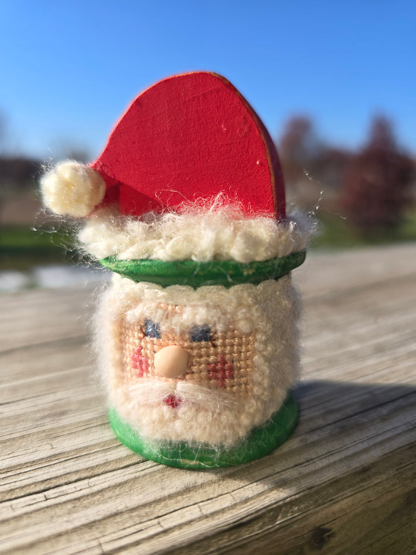 Faithwurks - Santa - Seasonal Spool Decoration – GATHER 'N STITCH LLC